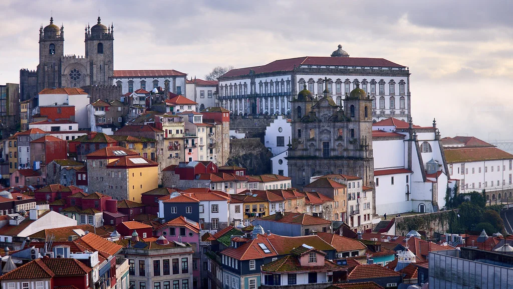 Porto Nightlife Guide: Best Bars, Clubs, and Tips | Euro City Guide